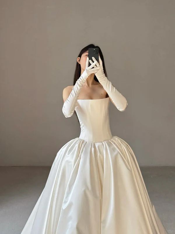 Simple Ball Gown Strapless White Satin Long Wedding Dress – mermelo